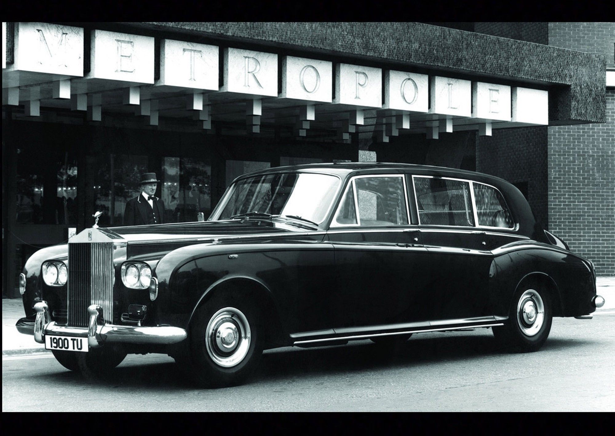 Free fix for riot-damaged royal Rolls