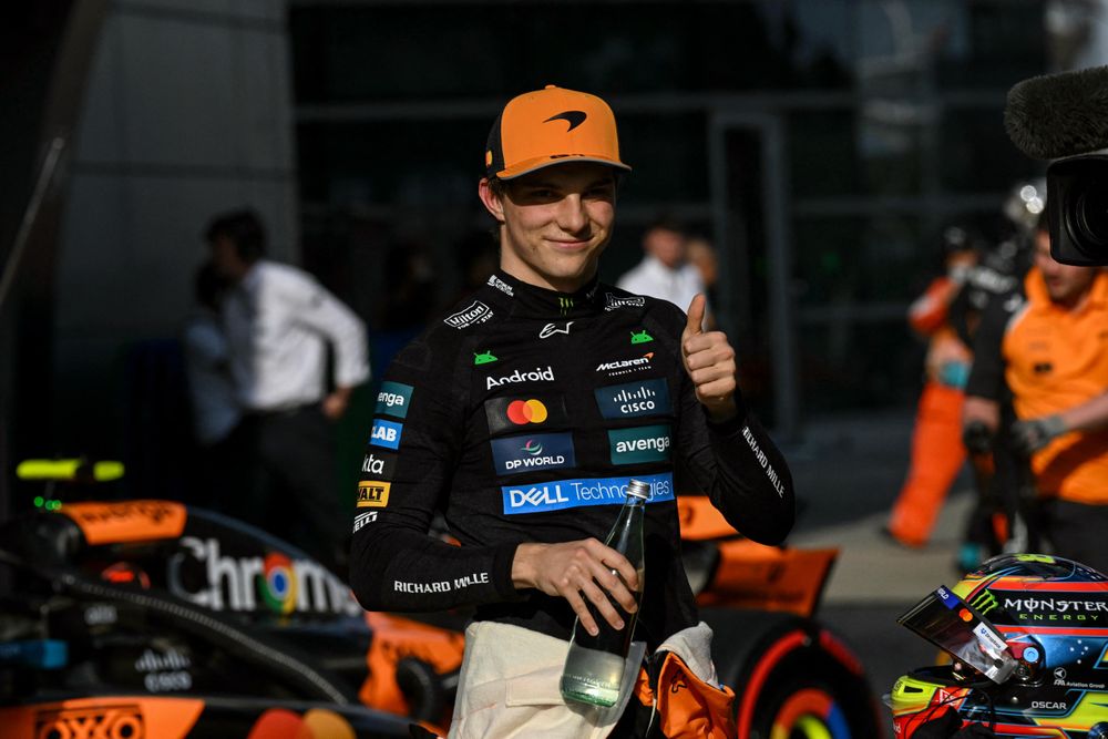 Oscar Piastri takes Chinese GP pole after Lewis Hamilton secures first ...