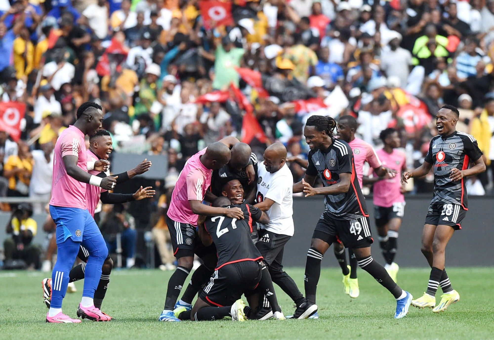 USaleng uncede iPirates iquthise iChiefs emdlalweni wedabi