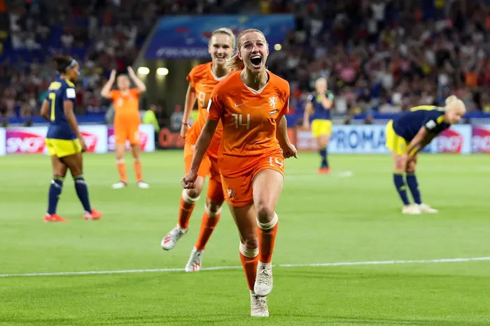 Dutch upstarts bid to shock mighty U. S. in World Cup final