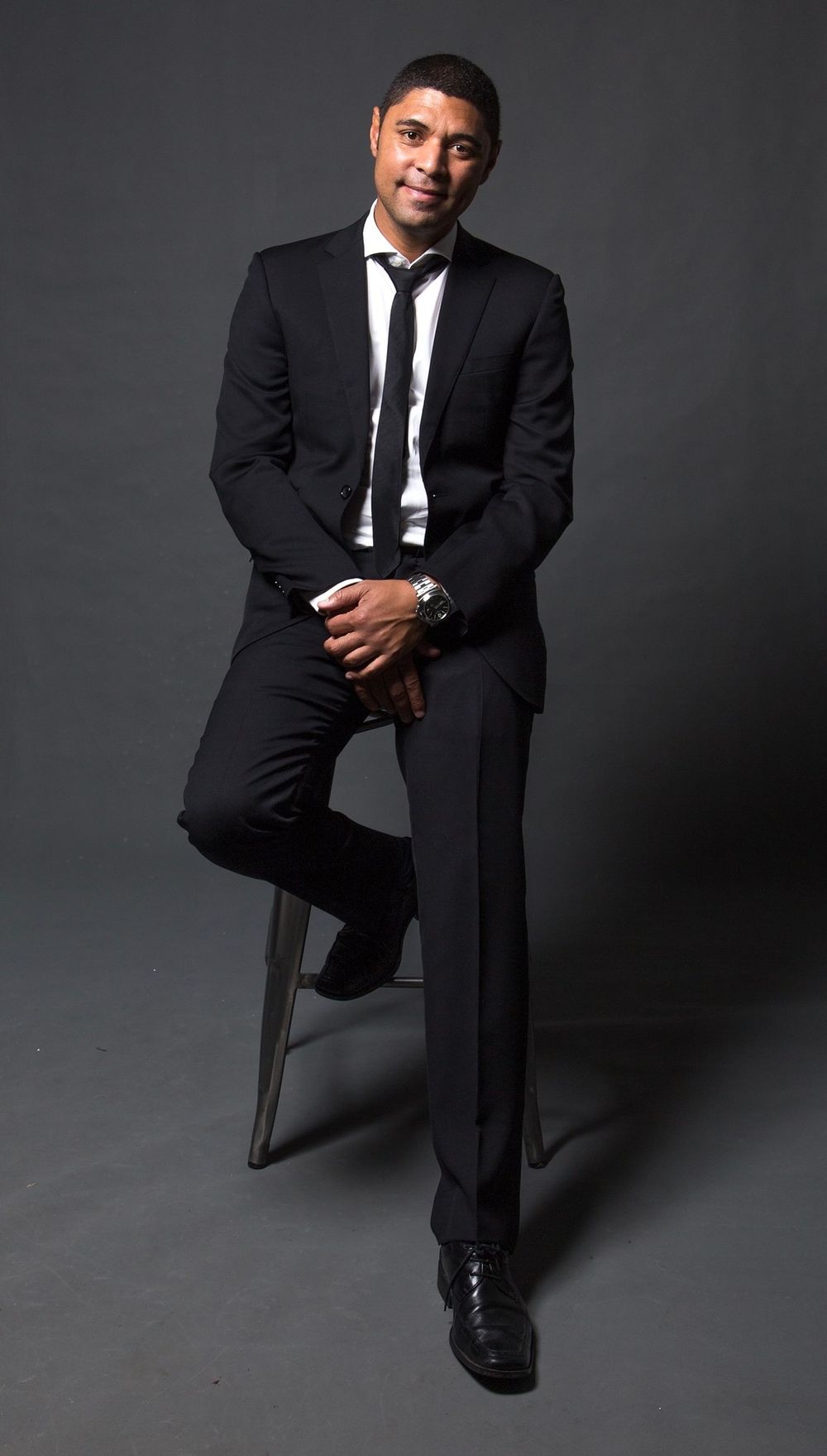 Local comedians raise funds for aspiring magicians
