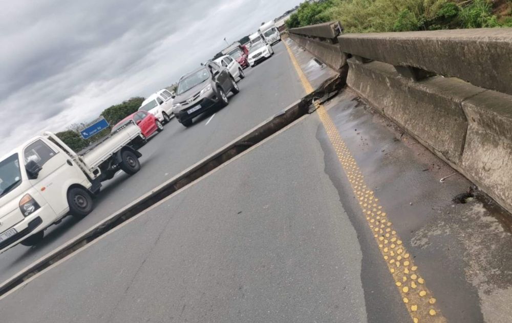 PICS & VIDEOS: Road closure on N2 after partial bridge collapse in KZN