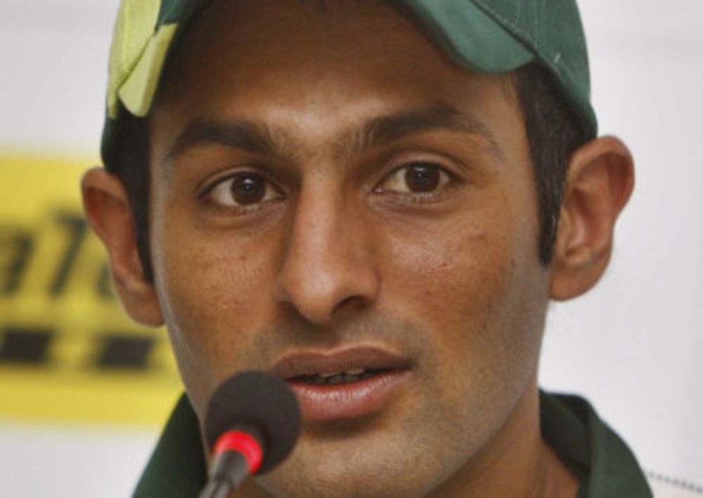 Malik leads Pakistan for Sixes