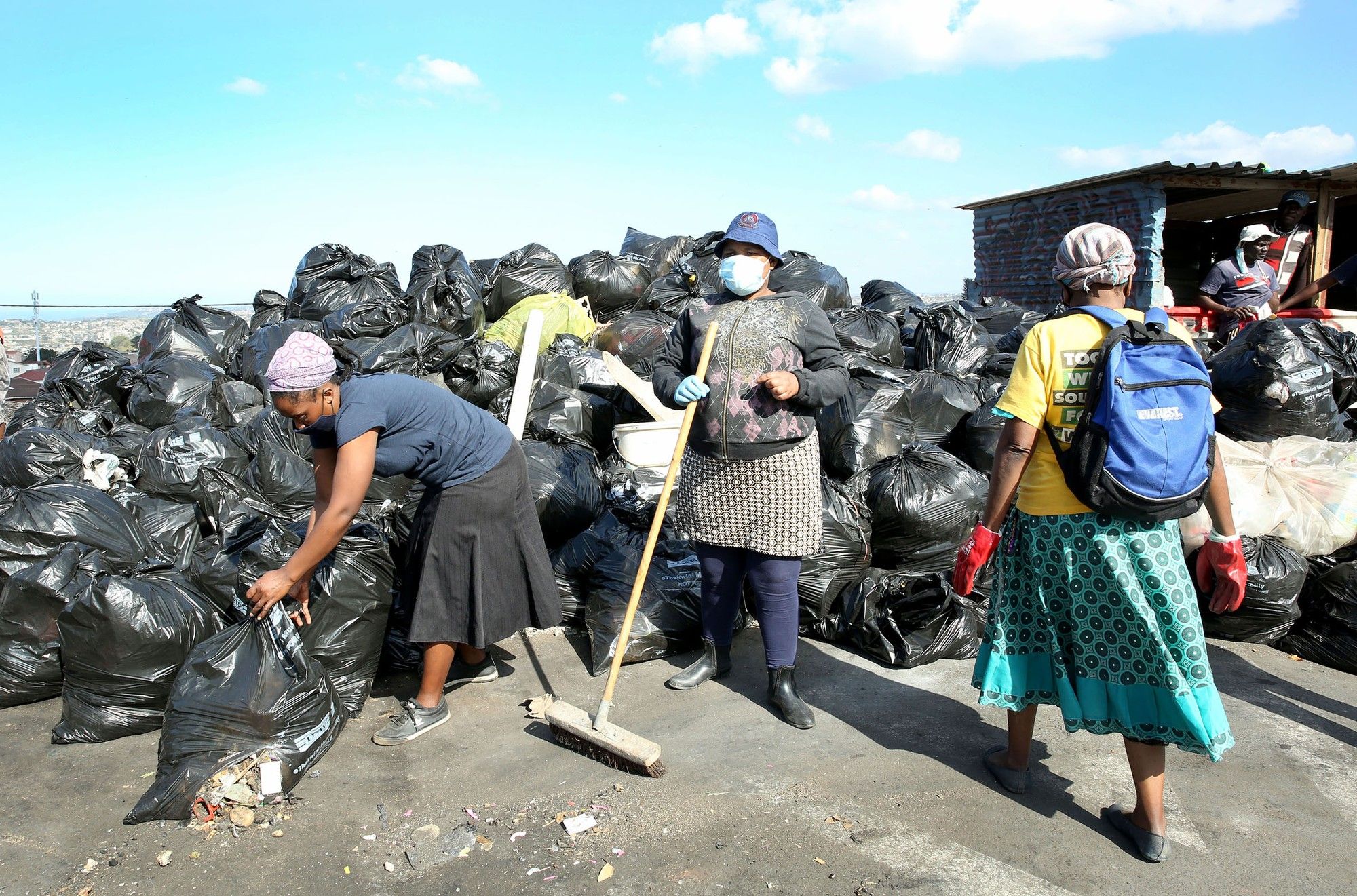Community cleans up Chatsworth as part of Mandela Day