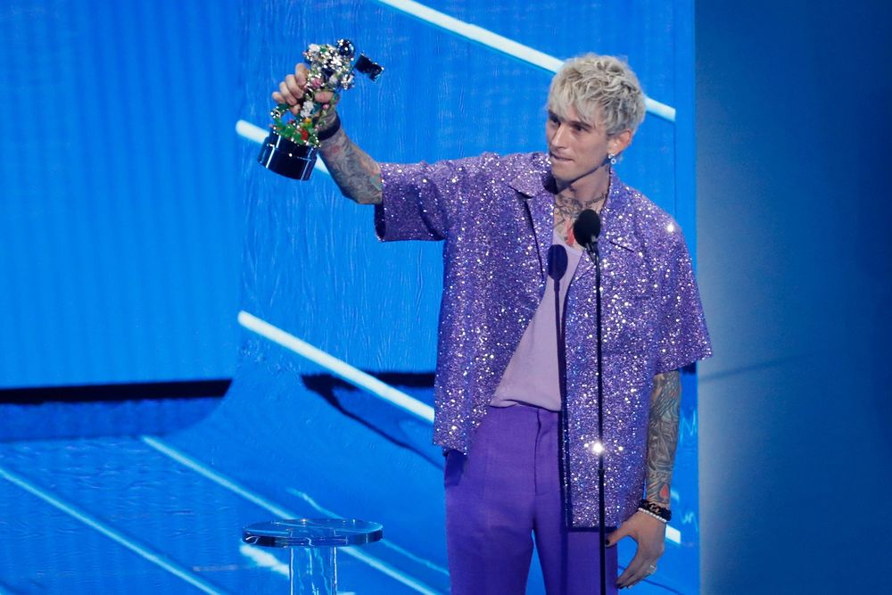 WATCH: Machine Gun Kelly and Conor McGregor clash on MTV VMAs red carpet