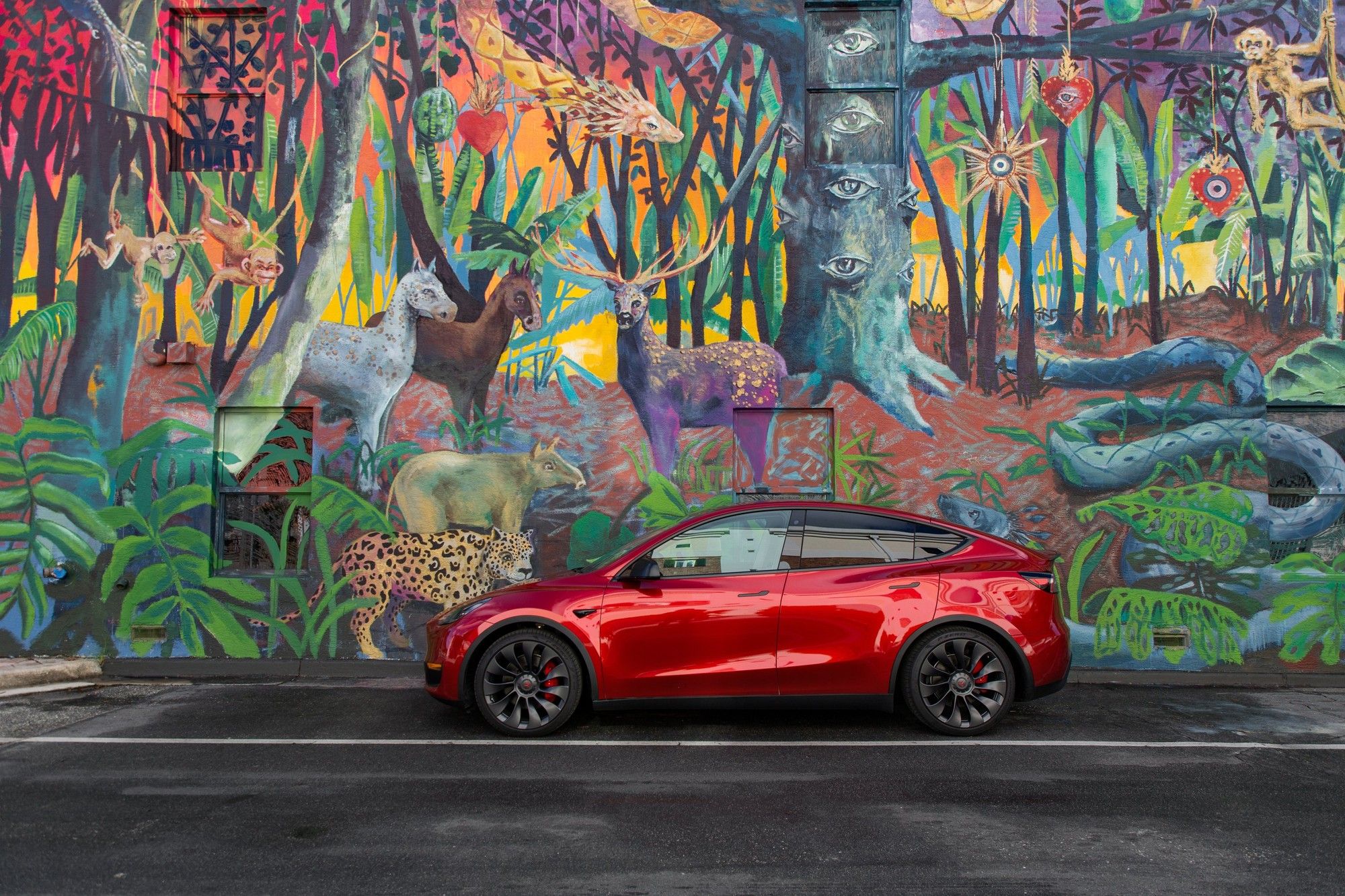 Elon Musk wants his Berlin Tesla factory to be covered in graffiti