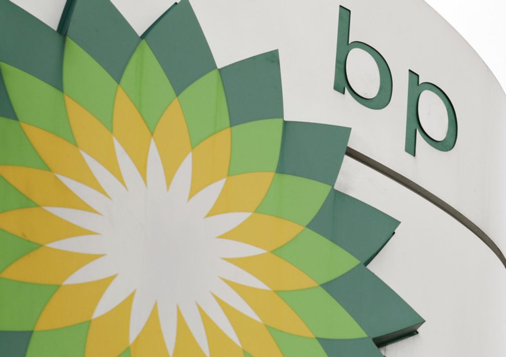BP sues to get new contracts