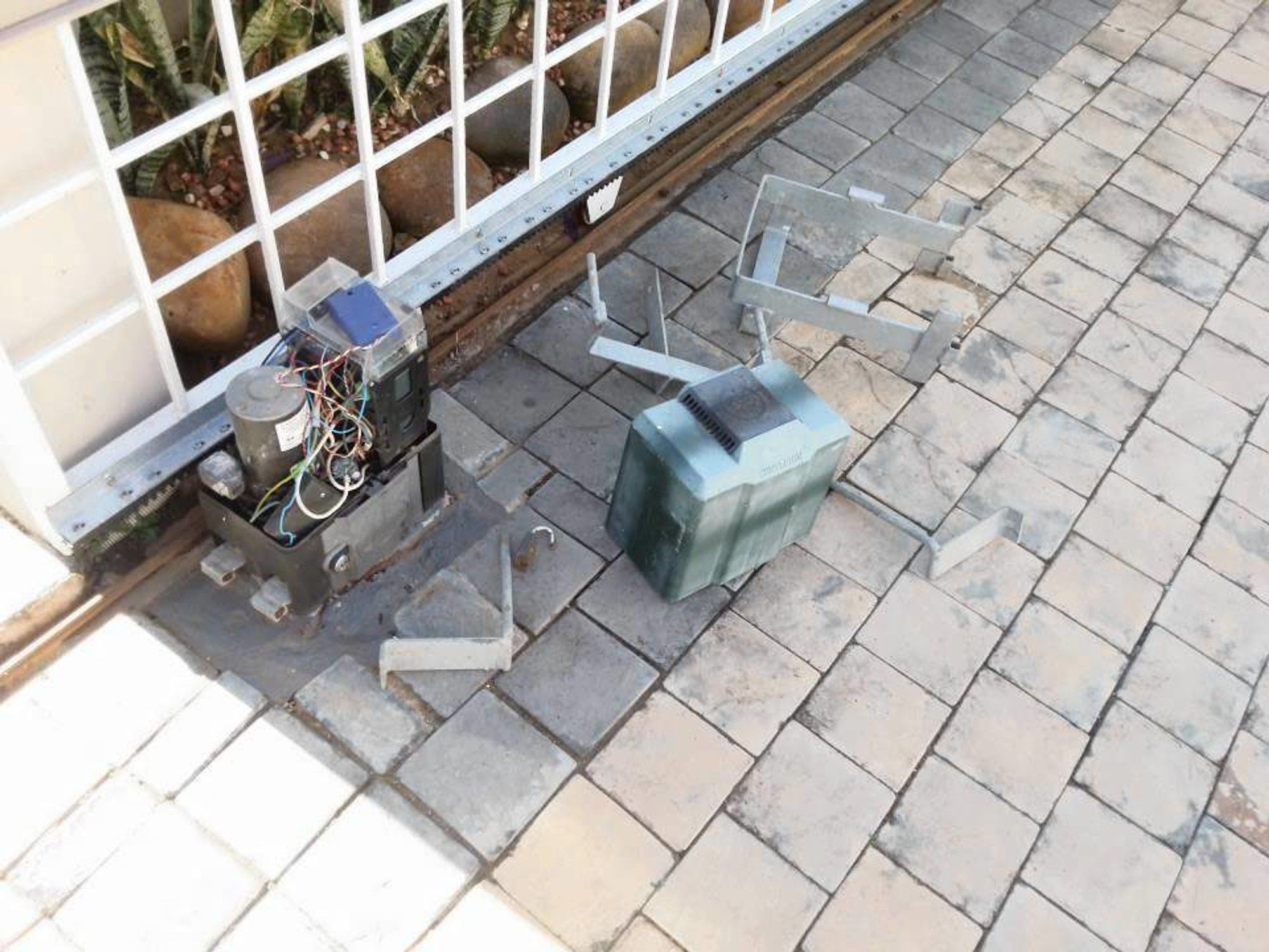 Load shedding could be breaking your gate motor. Here’s how to fix the ...
