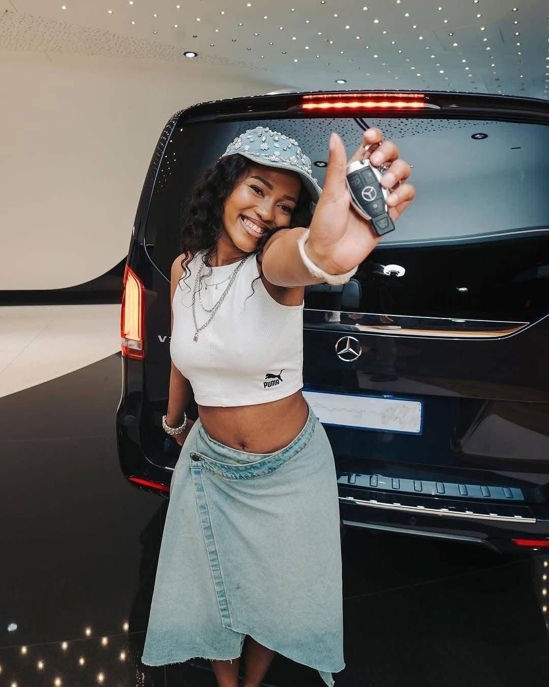Zee Nxumalo unveils her stunning Mercedes Benz V-Class