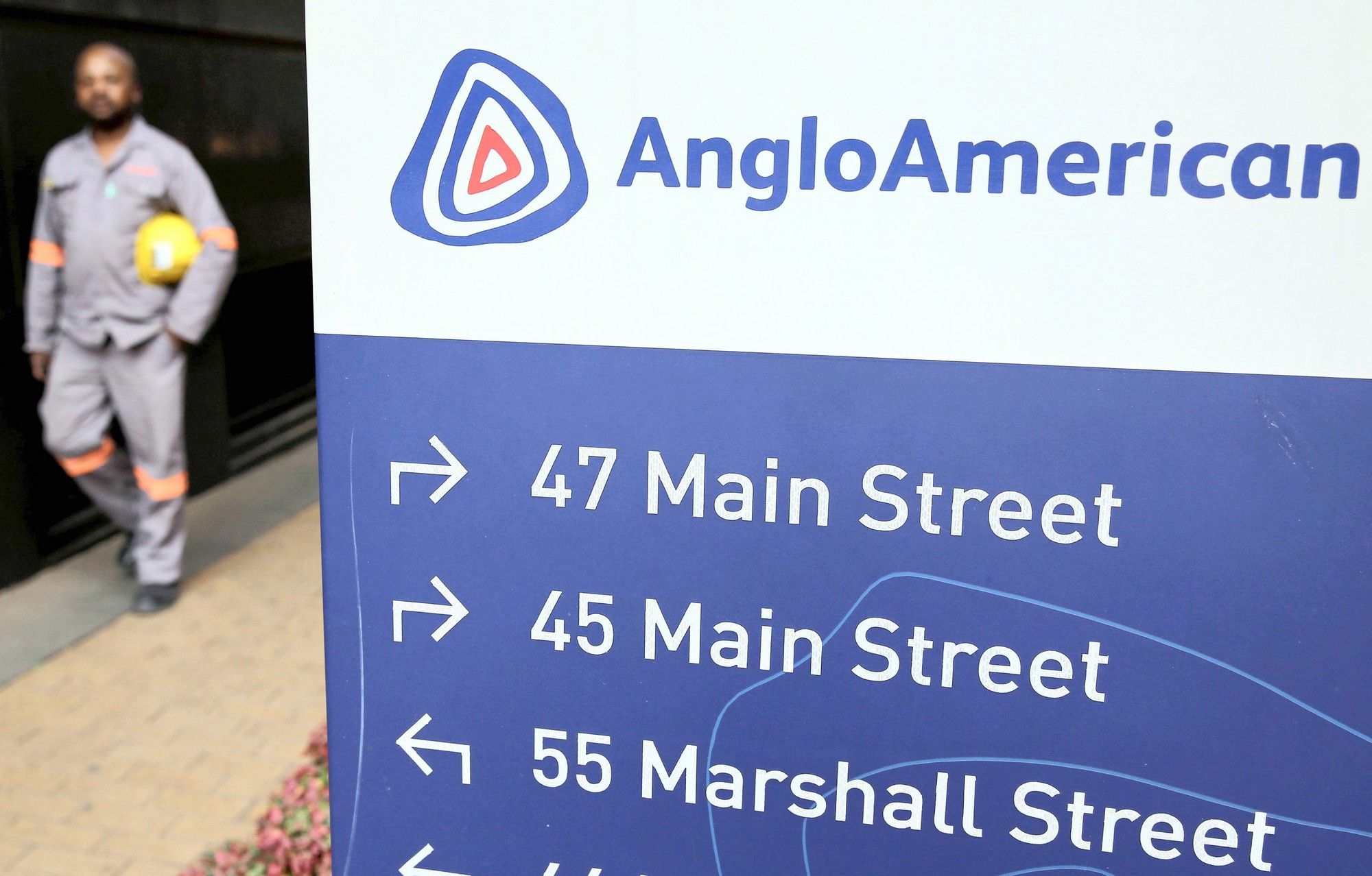 Anglo American accused of failing to fulfil social responsibility to ...