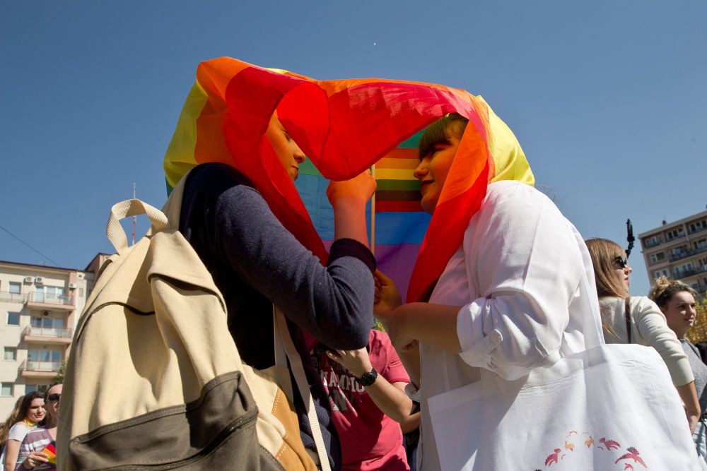 Lesbian, gay adolescents more vulnerable to depression