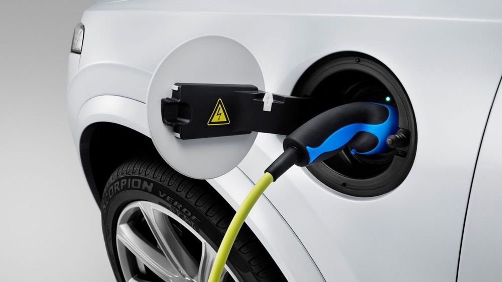 Volvo offering free electricity to plug-in hybrid buyers in SA