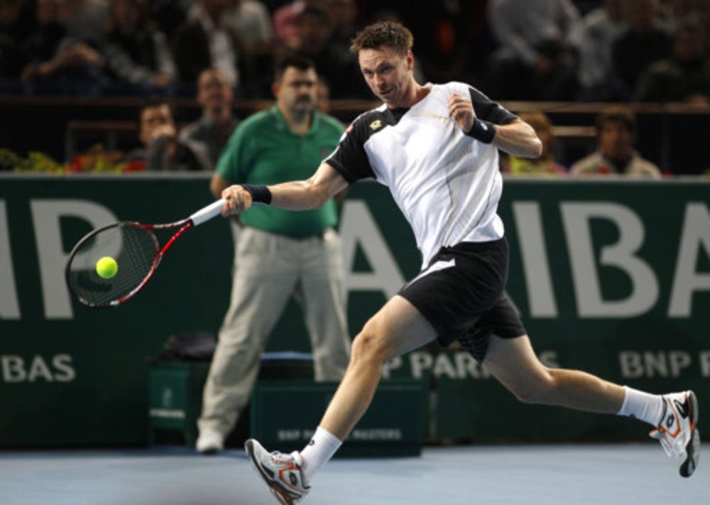 Soderling wins Paris Masters title