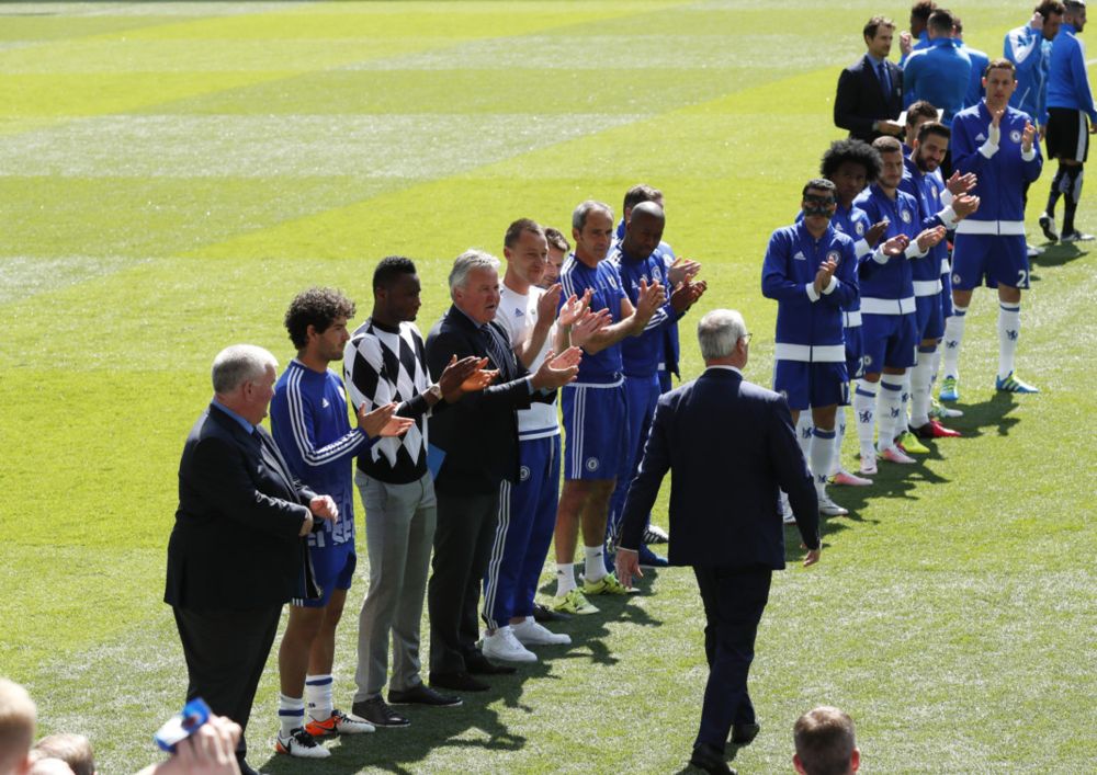 PICS: ‘Dead man’ Ranieri strolls back smiling