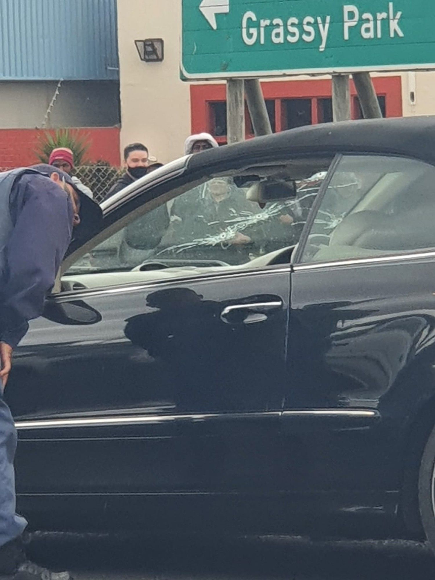 Two men shot dead in car at busy Steenberg intersection in an alleged ...