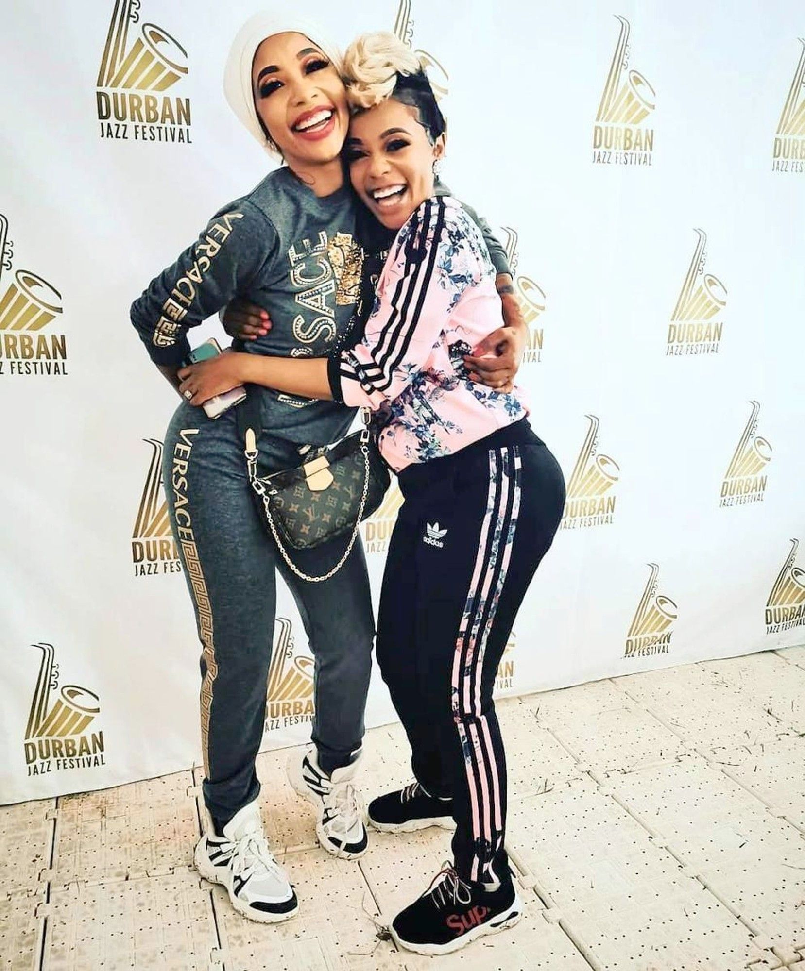 Kuxabene ubendle phakathi kukaKelly Khumalo noZandie