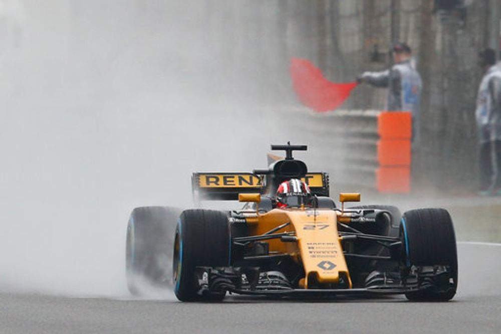 Shanghai mist wipes out first day of China GP