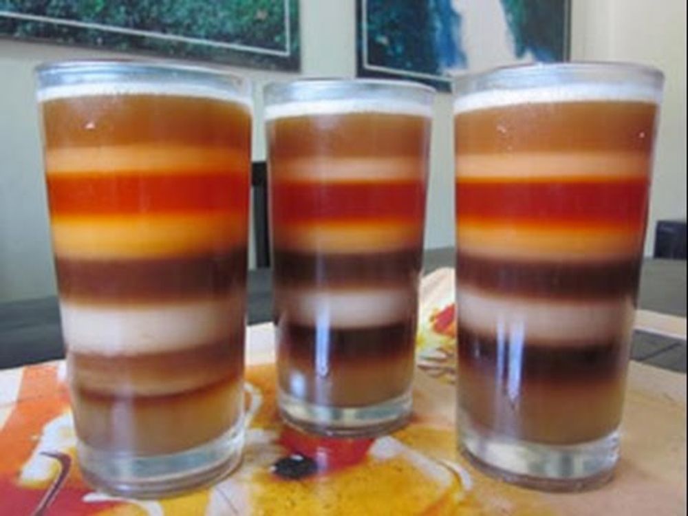 Seven-colour tea a hot new attraction in Bangladesh