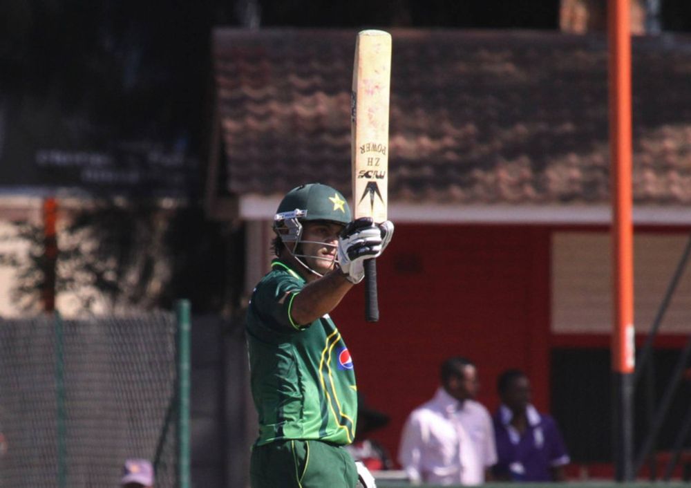 Hafeez stars for Pakistan