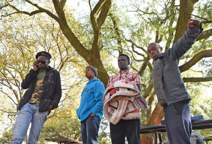 Squatting UJ students bounced into the cold