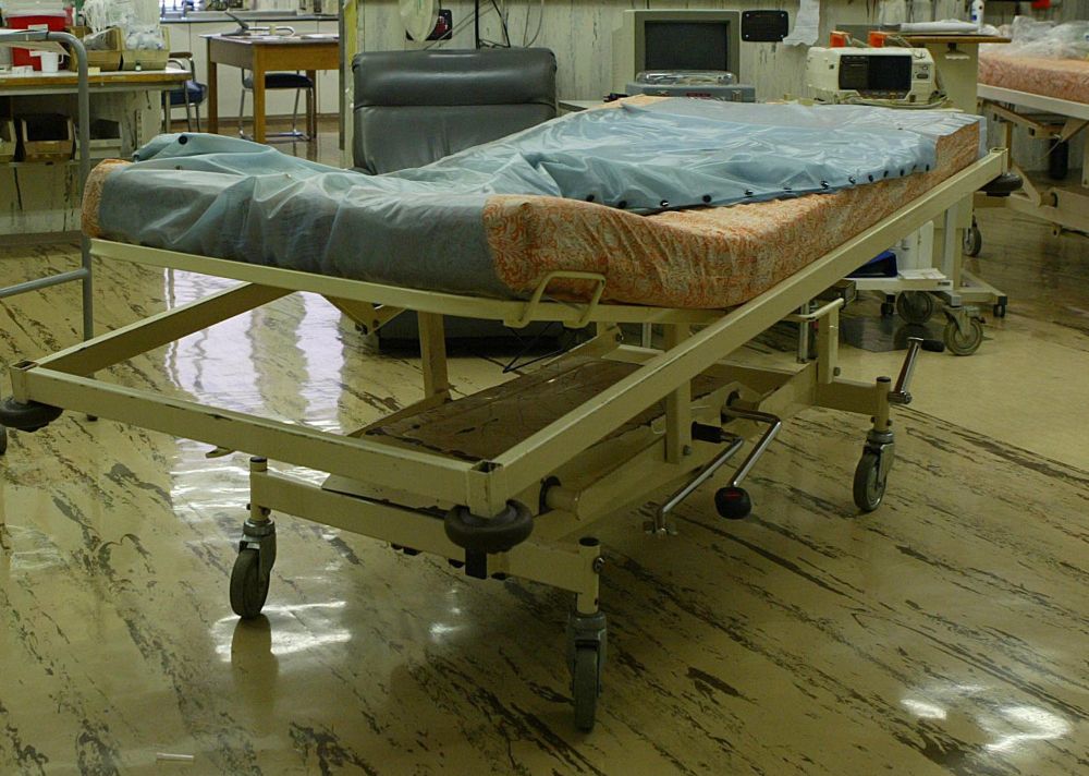 NWU student drowns in campus pool