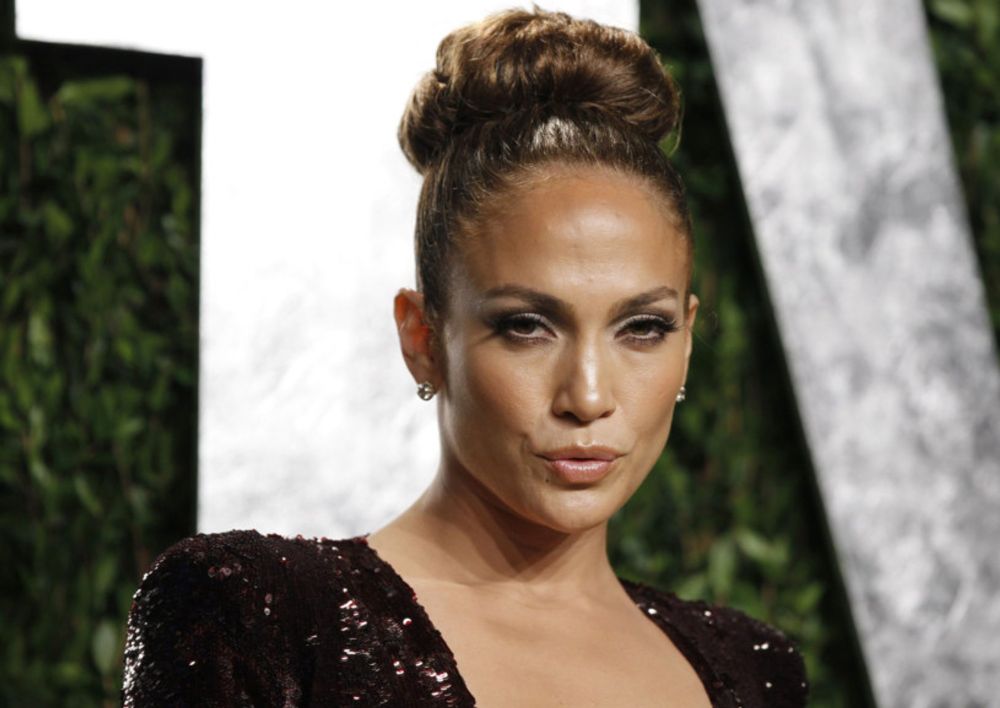 JLo’s tots to join her on tour