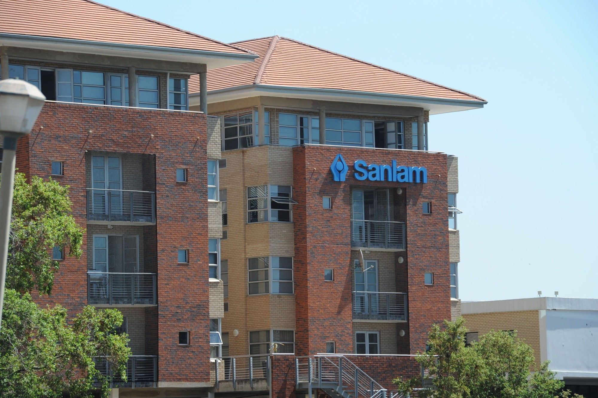 Sanlam stands firm as it navigates rough 2022