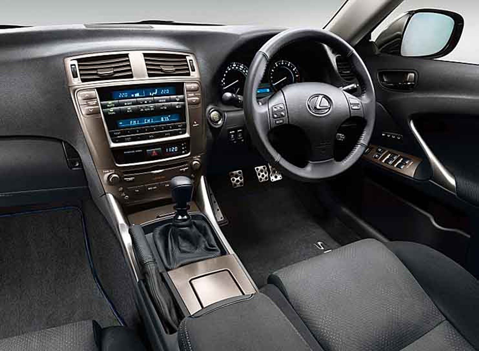 Lexus IS250 SR - hot looks, cool price