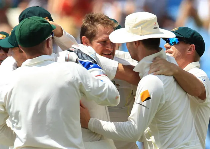 Aussies closing in on victory